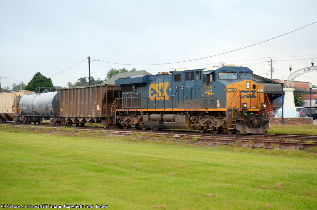 CSX 743